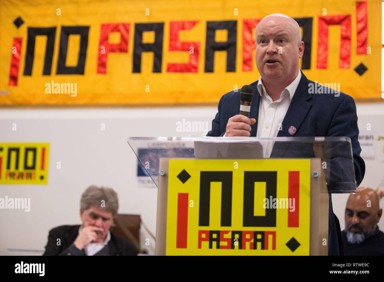 Paul gavan hi-res stock photography and images - Alamy