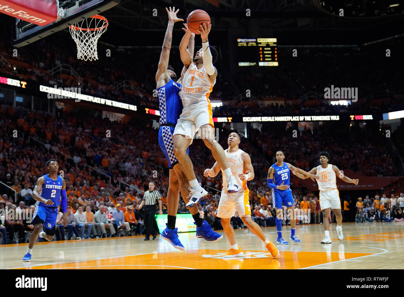 March 2, 2019: Lamonte Turner #1 of the Tennessee Volunteers shoots the ...