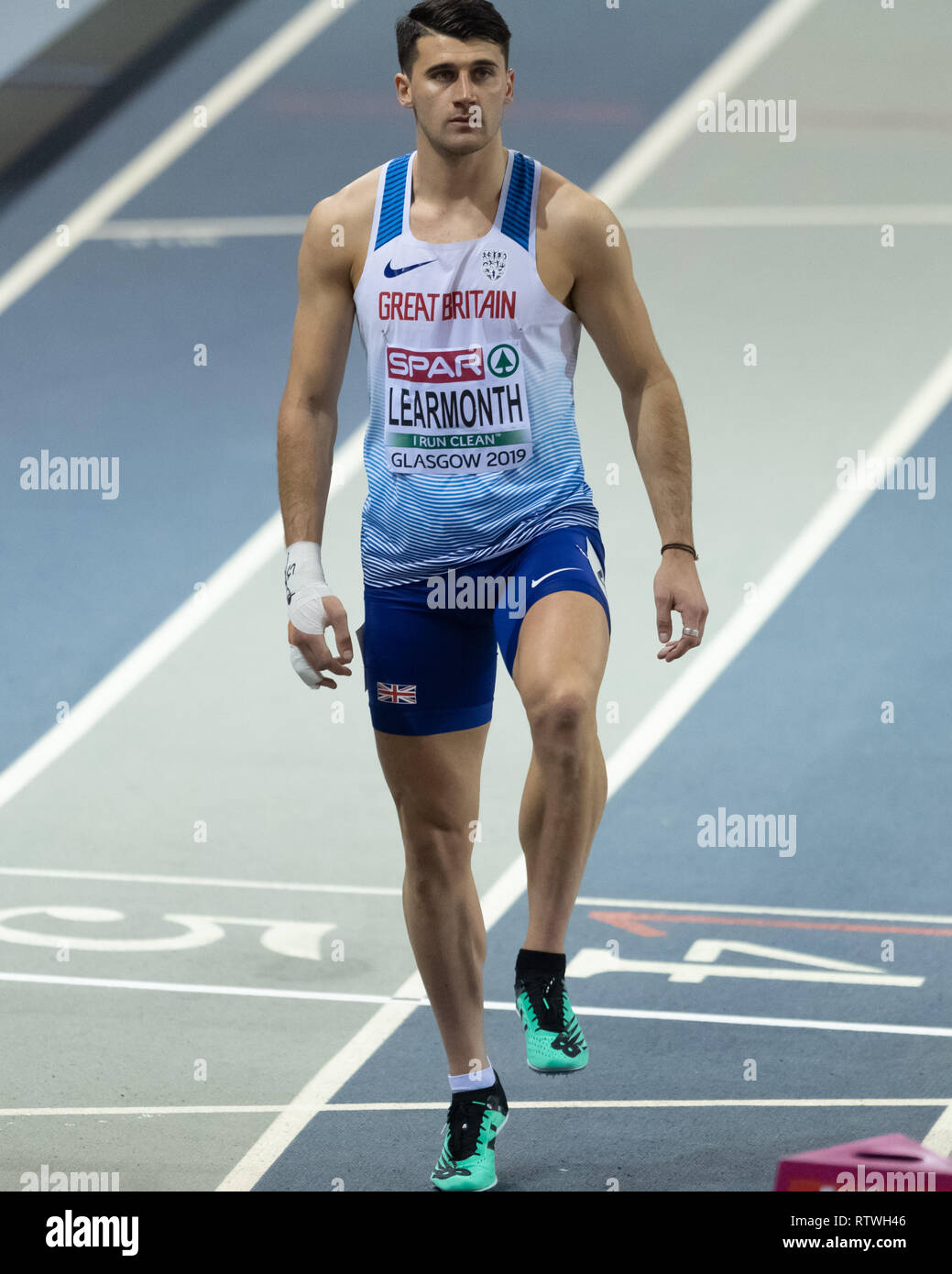 Guy learmonth athletics hi-res stock photography and images - Alamy