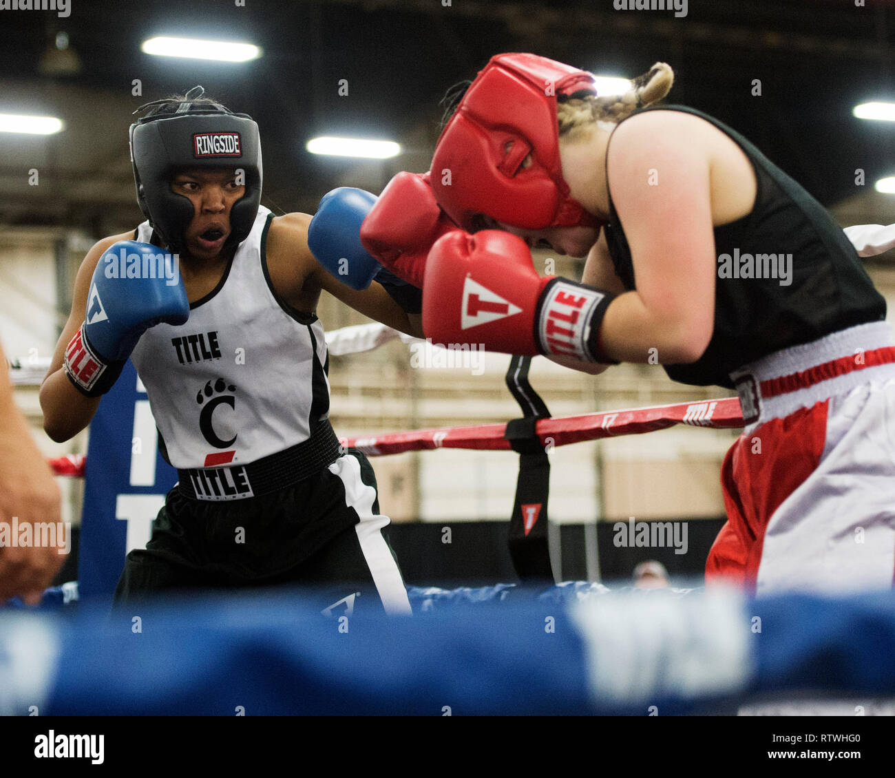 Amateur fighters hi-res stock photography and images - Alamy