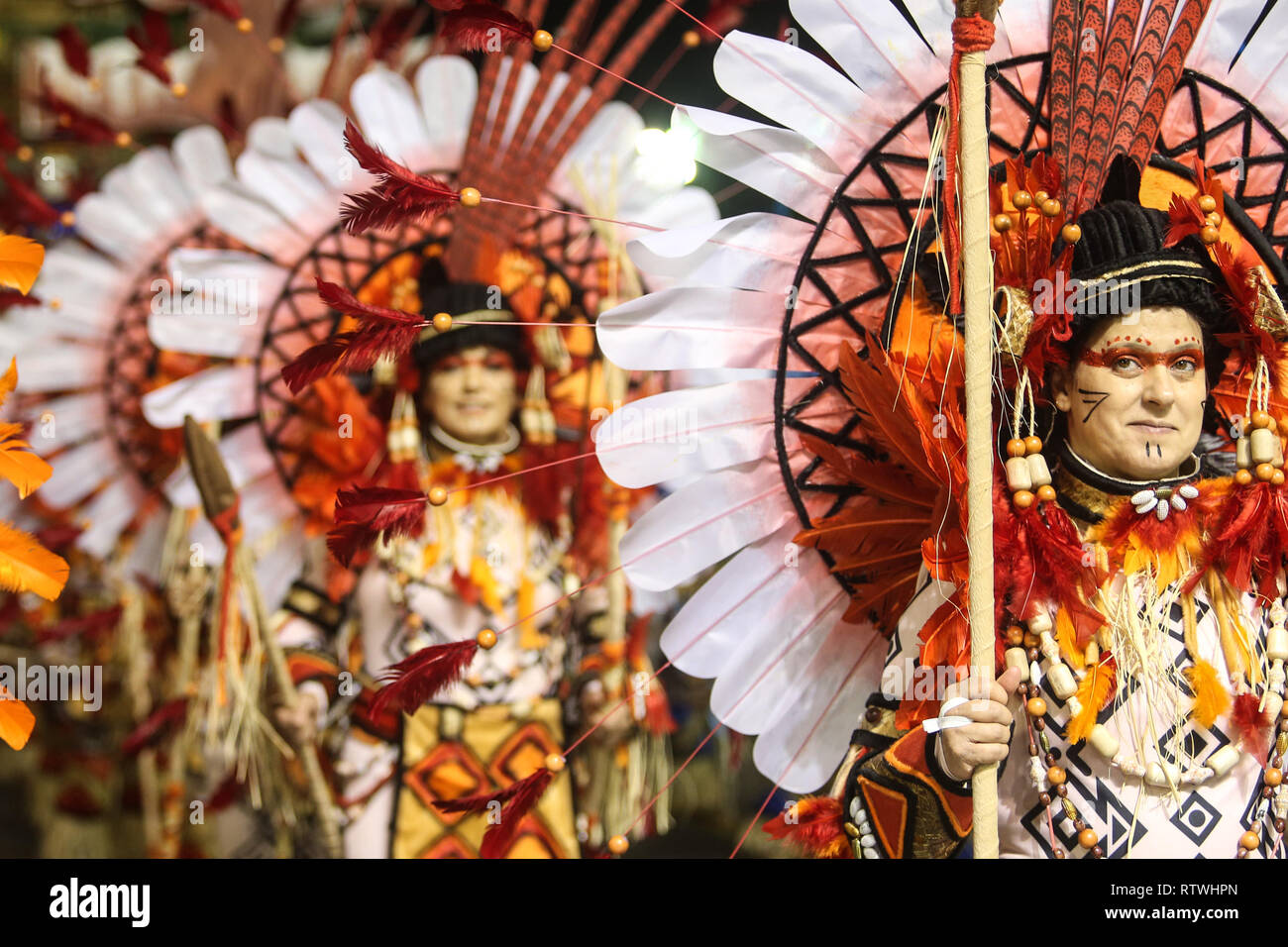Sao Paulo, Brazil. 2nd Mar, 2019. Revelers from a samba school perform ...