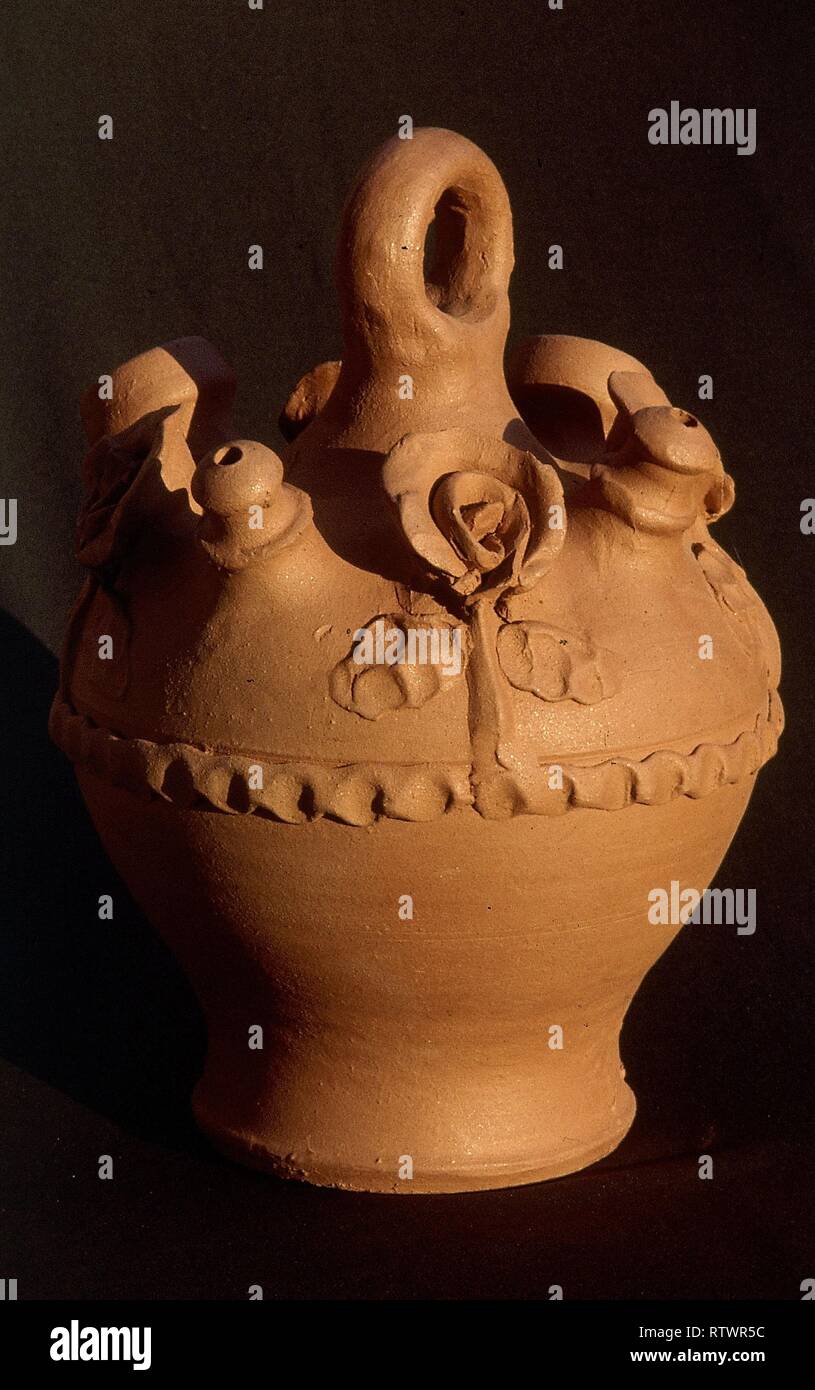 Barro rojo hi-res stock photography and images - Alamy