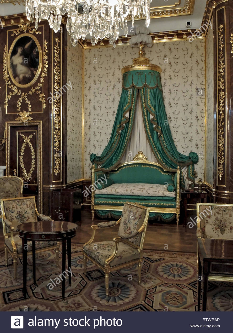 Royal Bedroom In Royal Castle Stock Photos & Royal Bedroom In Royal ...