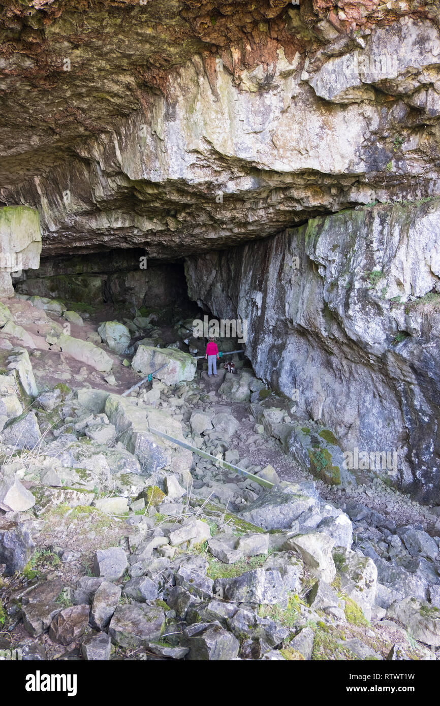 Victoria cave dales hi-res stock photography and images - Alamy