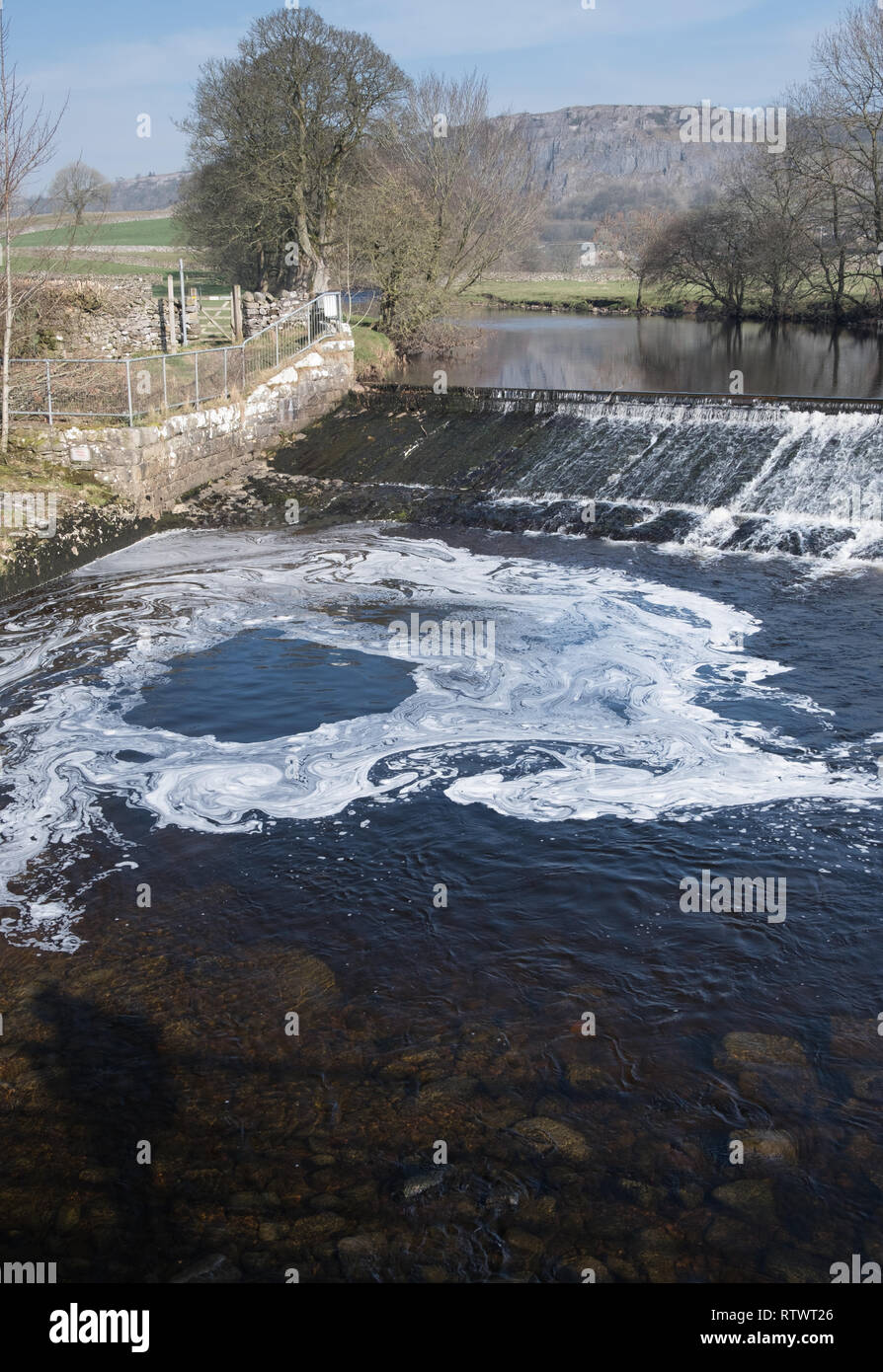 Settle weir hi-res stock photography and images - Alamy