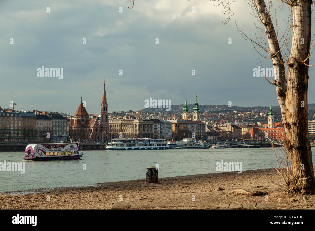 Early spring on river Danube in Budapest Stock Photo - Alamy