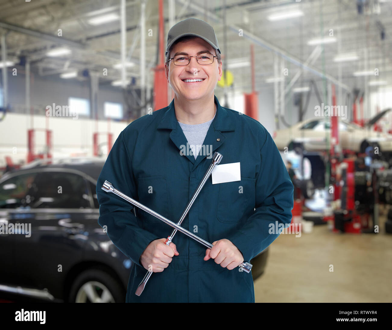Auto mechanic hi-res stock photography and images - Alamy