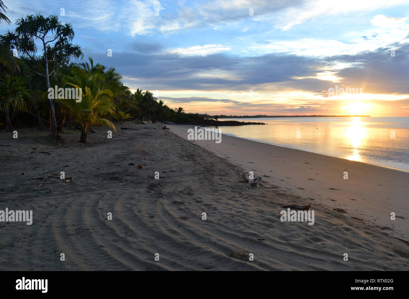 Fiji sunrise hi-res stock photography and images - Alamy