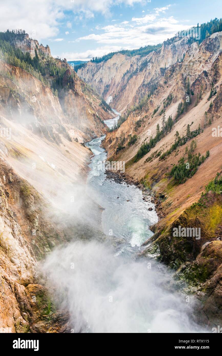 Yellowstone River flows through Gorge, Grand Canyon of the Yellowstone ...