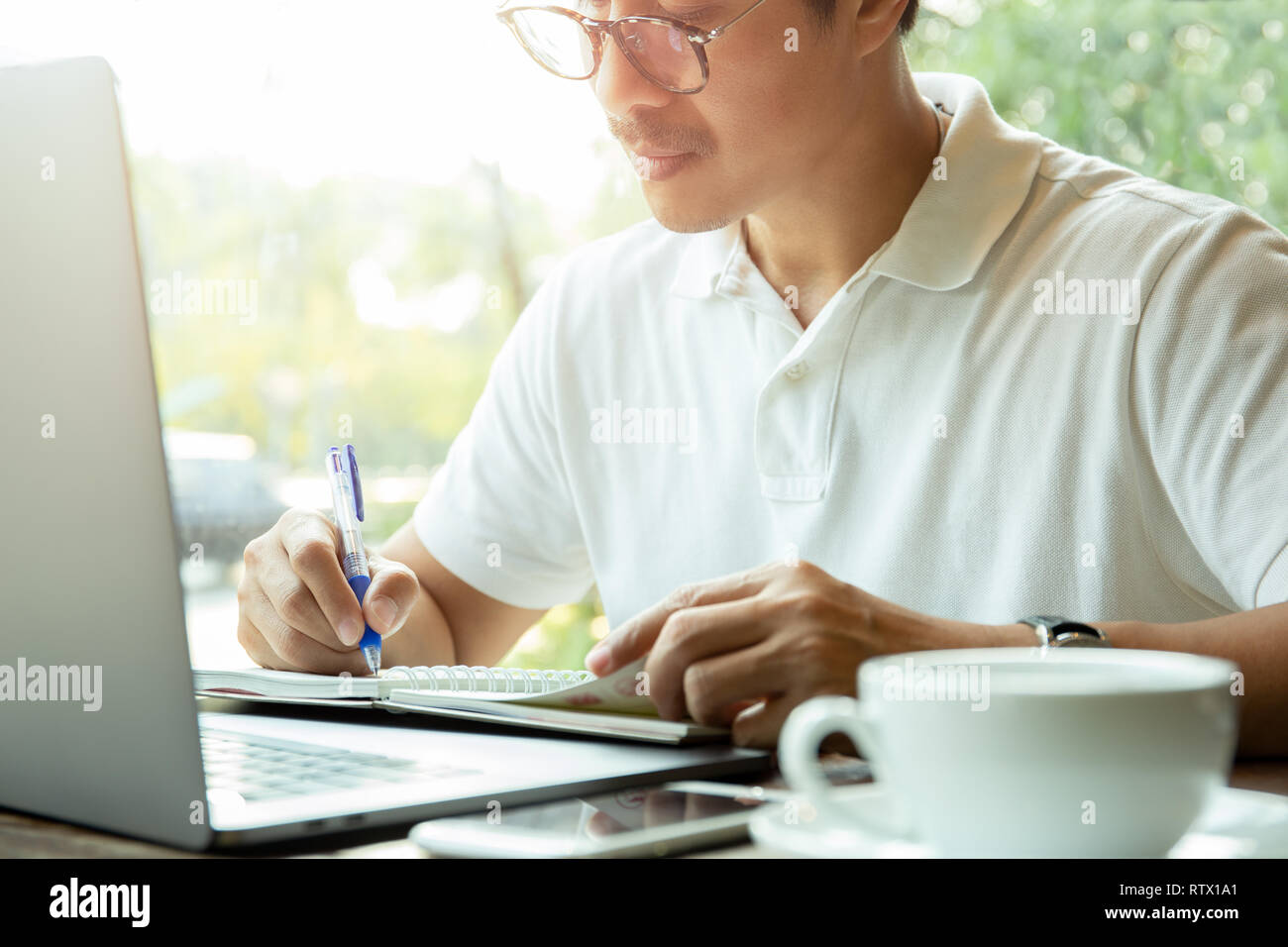 Male secretary desk notepad hi-res stock photography and images - Alamy