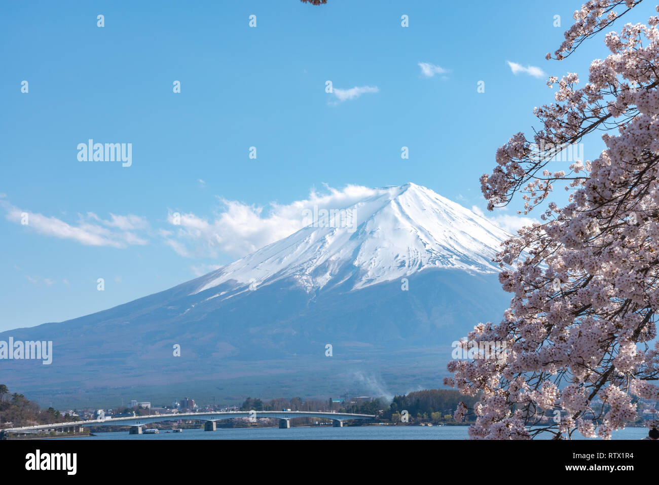 Close-up snow covered Mount Fuji ( Mt. Fuji ) with blue sky background ...