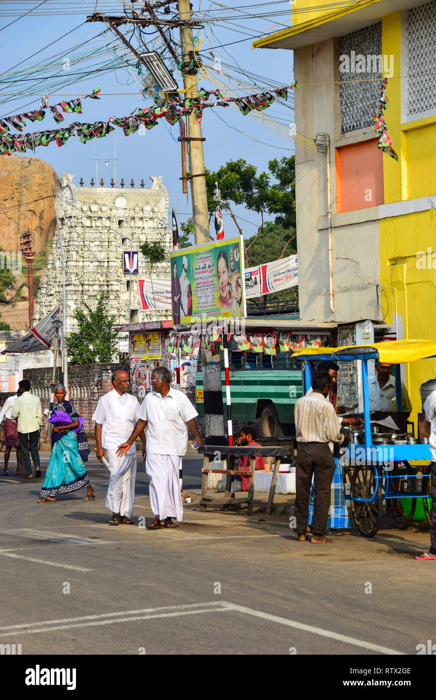 Bustling street scene hi-res stock photography and images - Alamy