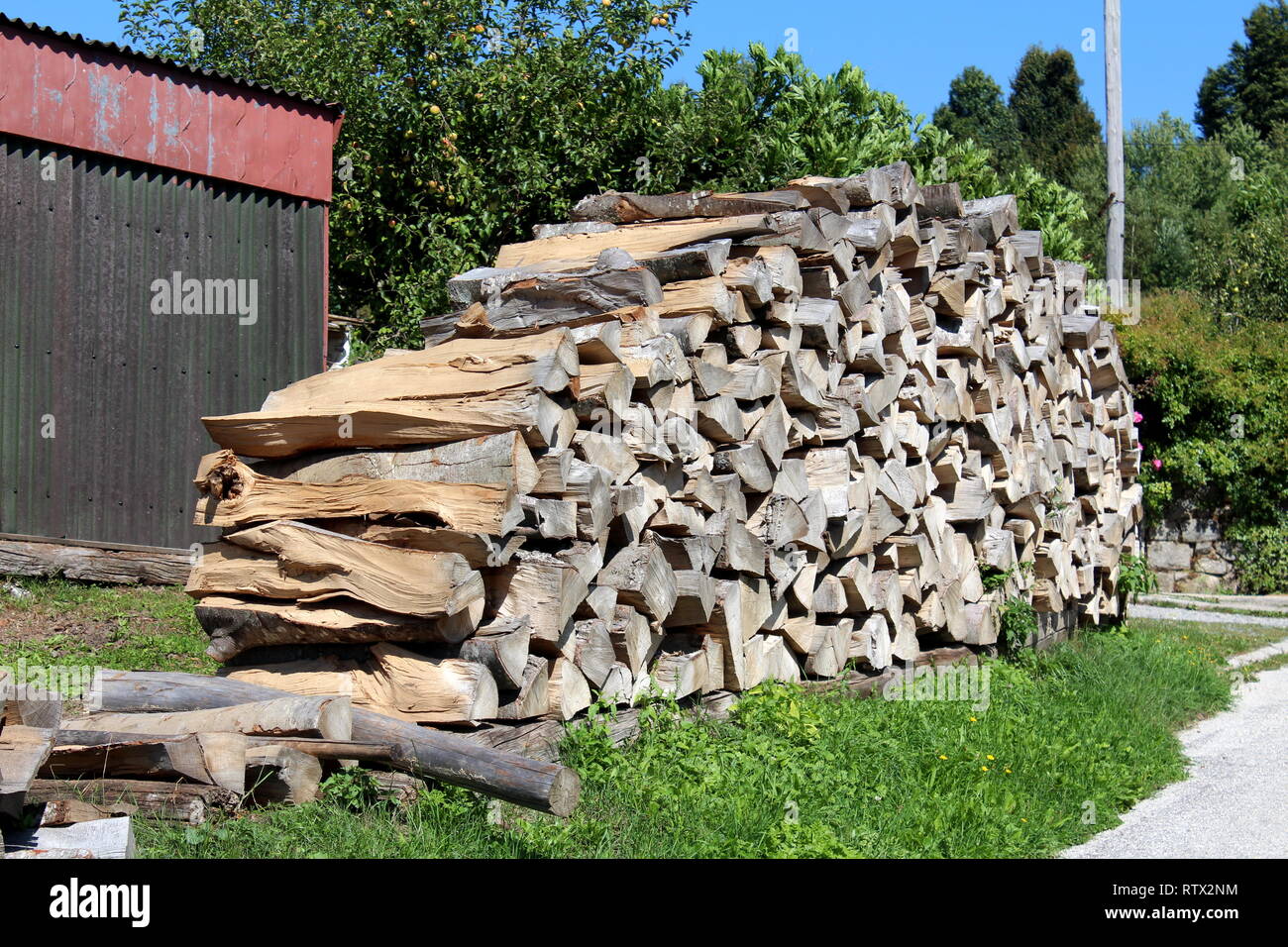 Firewood stacked together hi-res stock photography and images - Alamy