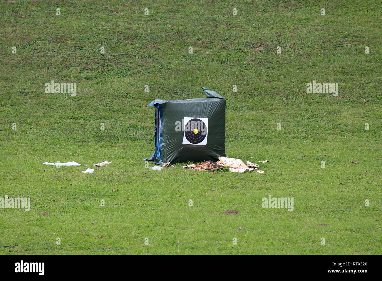 Archery practice hi-res stock photography and images - Alamy