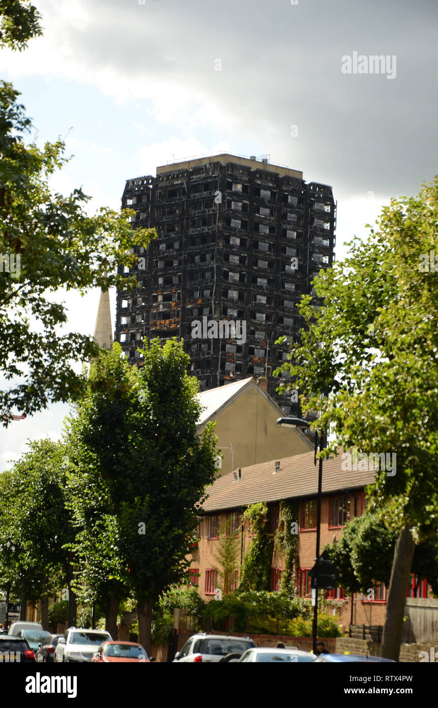 London cladding hi-res stock photography and images - Alamy