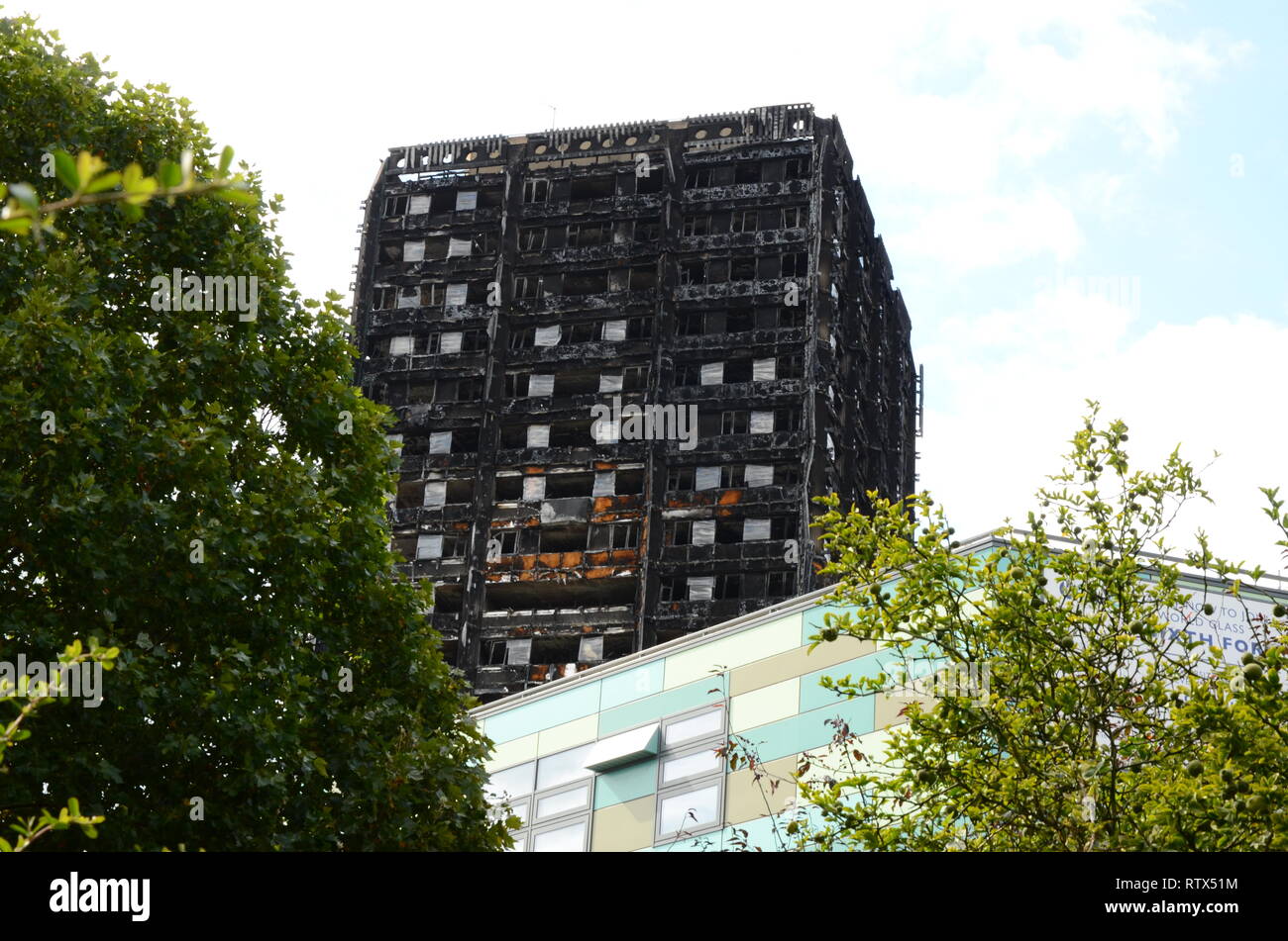 Grenfell tower fire, London, disaster zone Stock Photo - Alamy