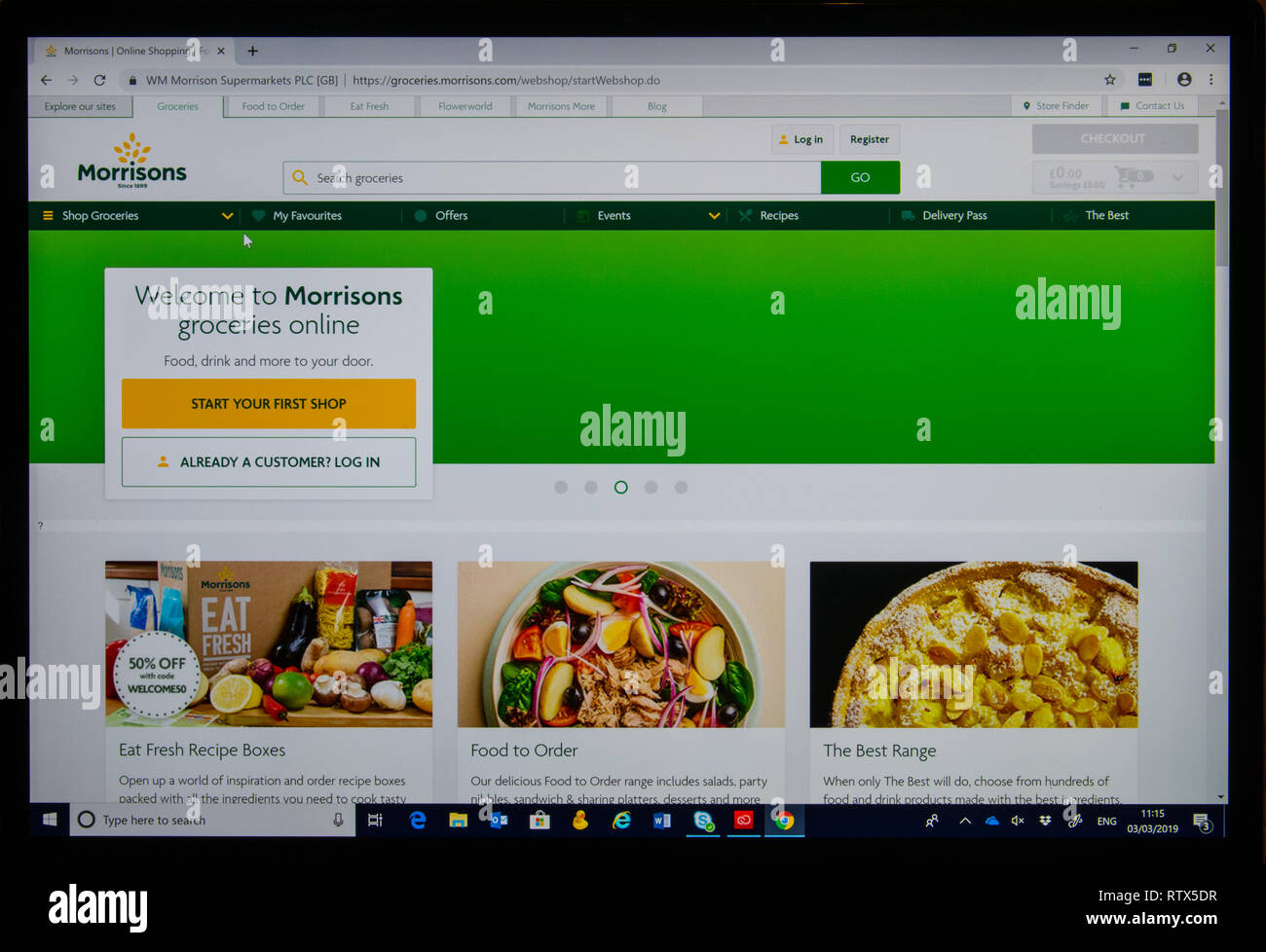 Shopping online computer screen hi-res stock photography and images - Alamy