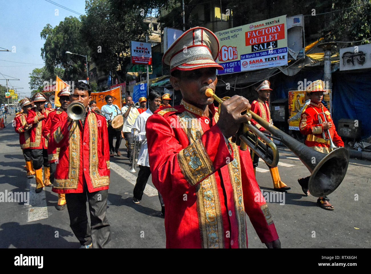 Procession devotees hi-res stock photography and images - Alamy