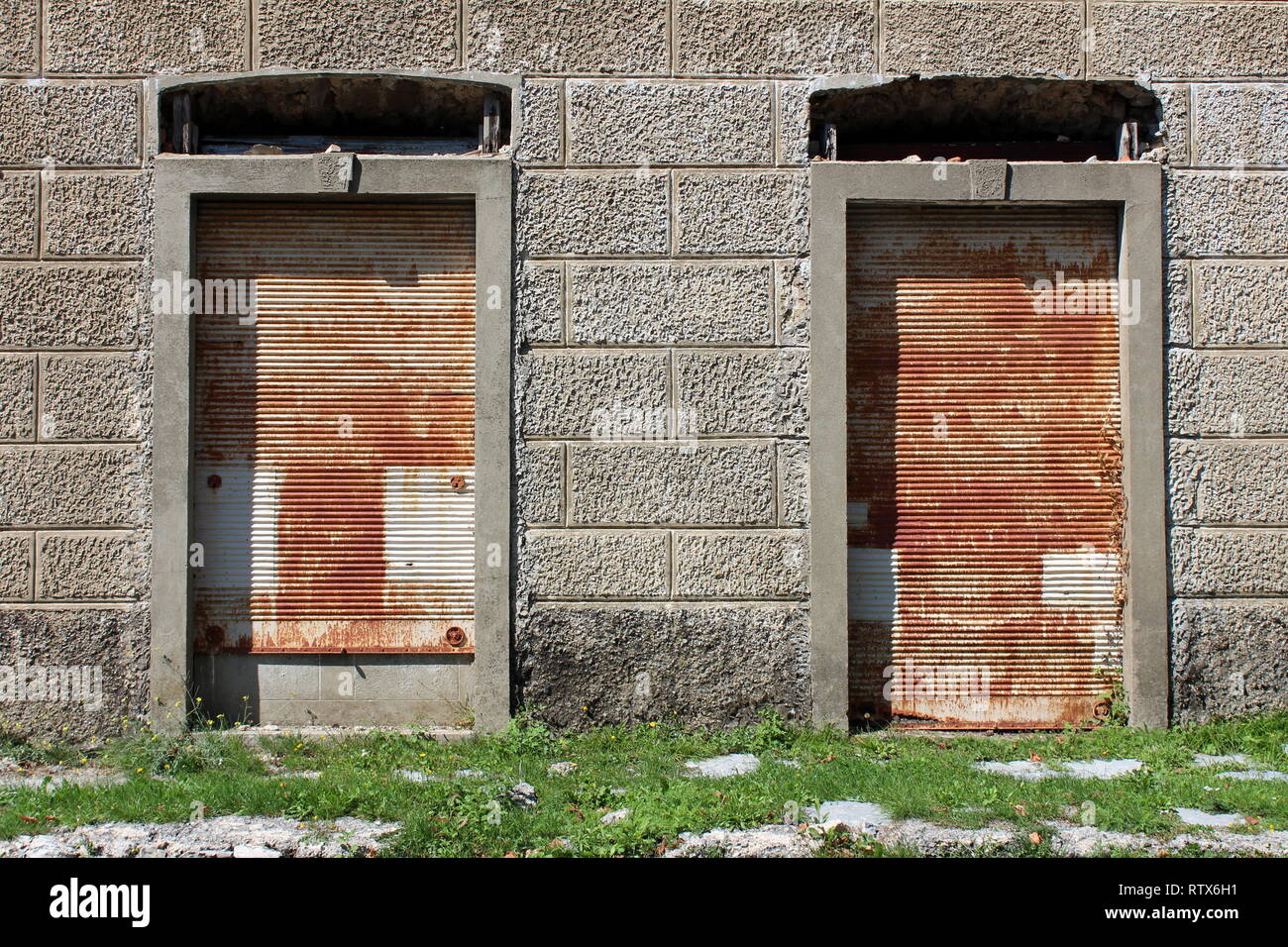 Roll up windows hi-res stock photography and images - Alamy