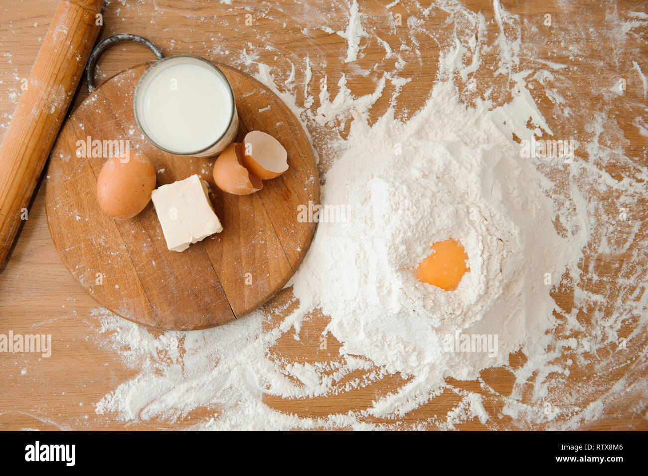 Chef preparing dough - cooking process, work with flour Stock Photo - Alamy