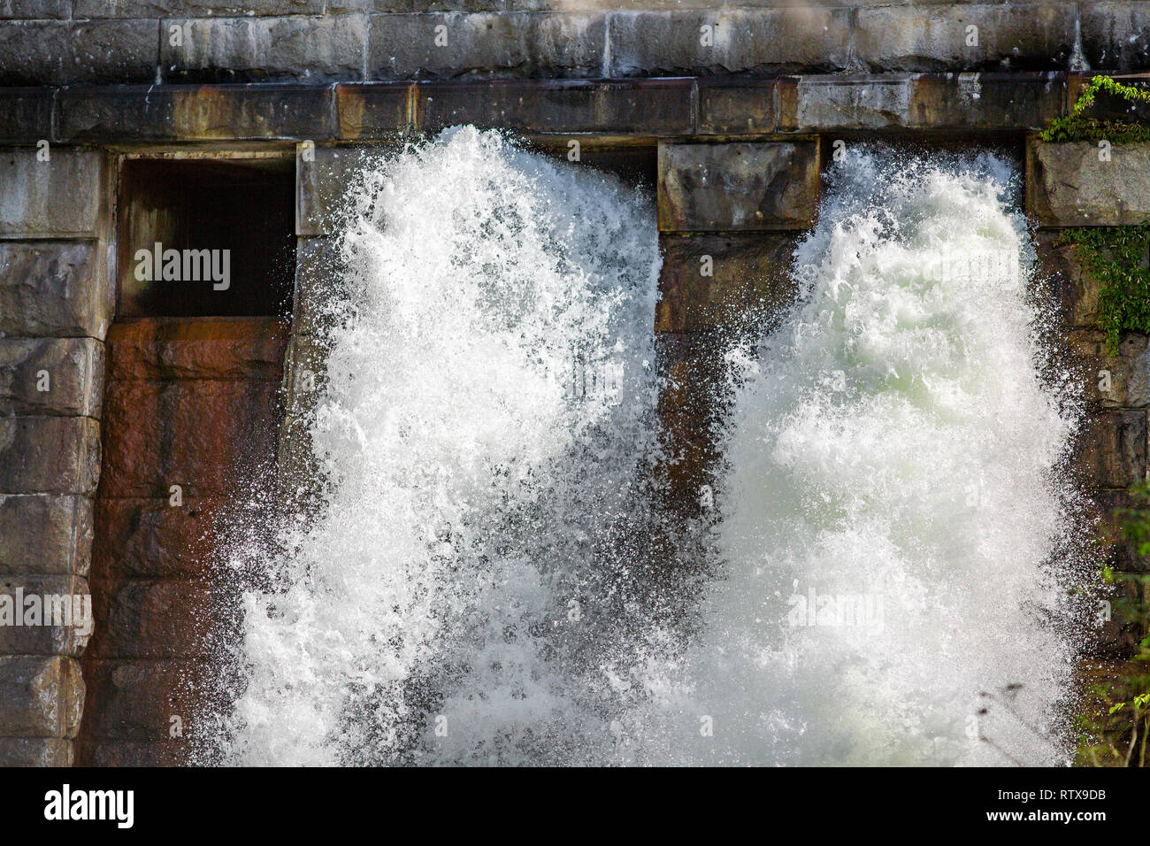 Flood gates hi-res stock photography and images - Alamy