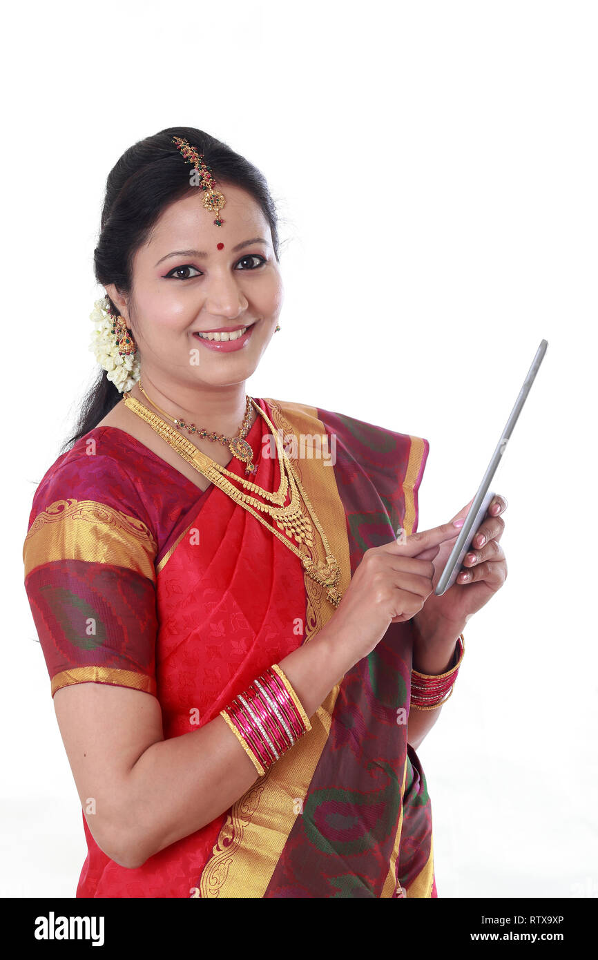 Woman holding tablet computer hi-res stock photography and images - Alamy