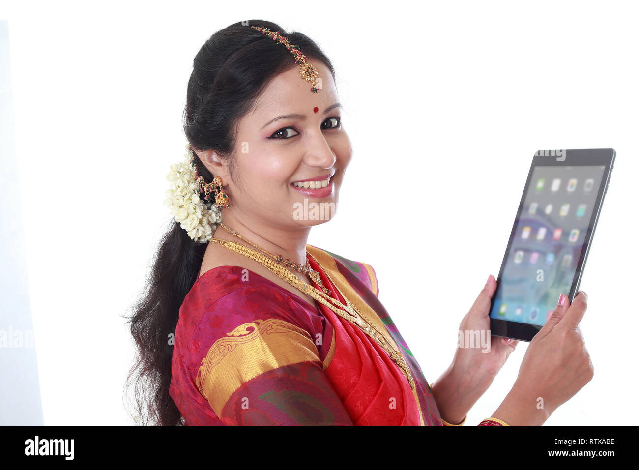 Woman holding tablet computer hi-res stock photography and images - Alamy