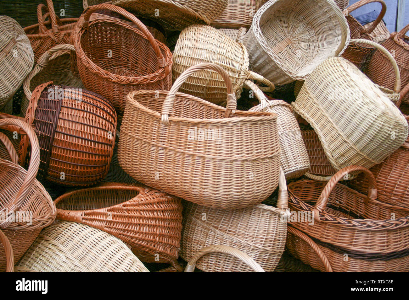 Handicraft baskets hi-res stock photography and images - Alamy