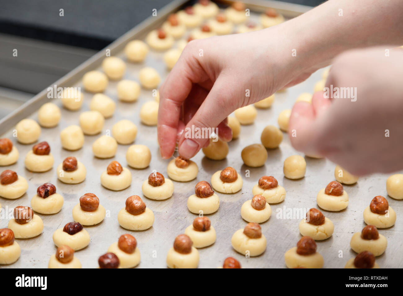 Professional chef hands nuts hi-res stock photography and images - Alamy