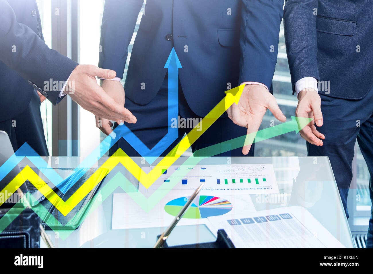 Financial growth arrows graph. Investment and trading concept Stock ...