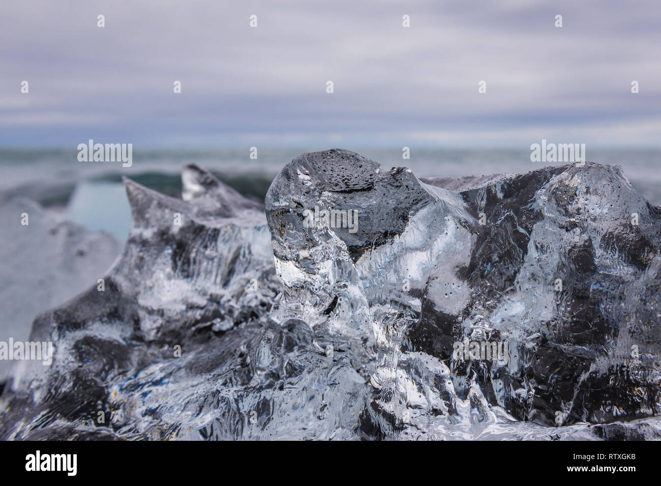 Pieces ice diamond beach hi-res stock photography and images - Alamy
