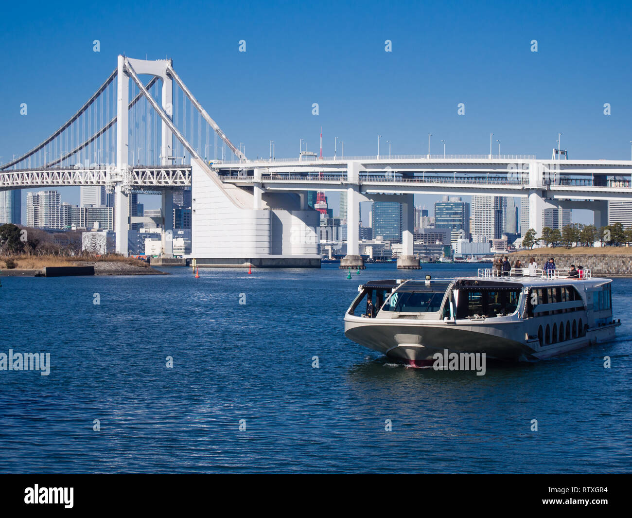 Water bus odaiba odaiba hi-res stock photography and images - Alamy