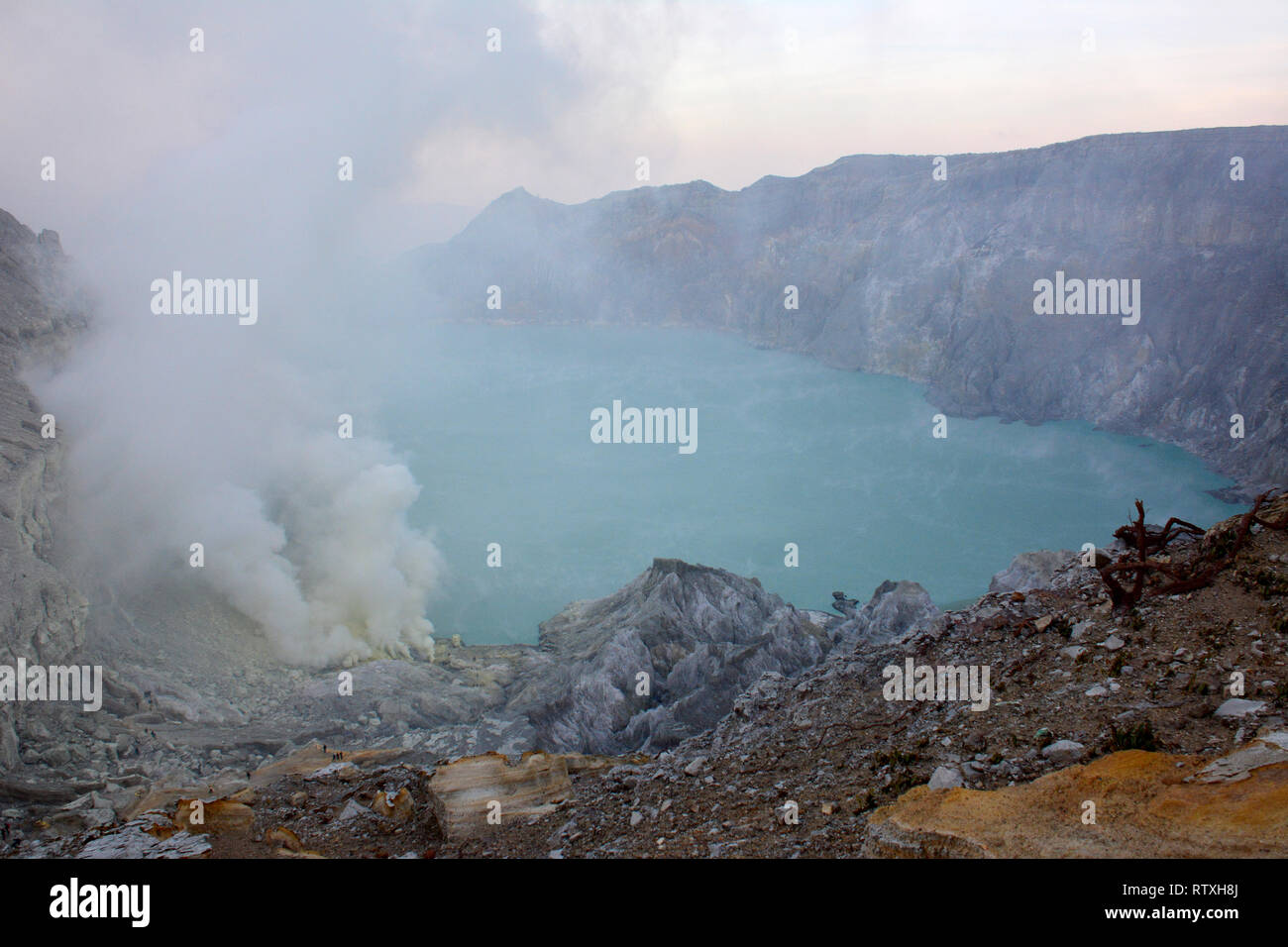 Kawah Ijen volcano and crater lake, Java, Indonesia Stock Photo - Alamy