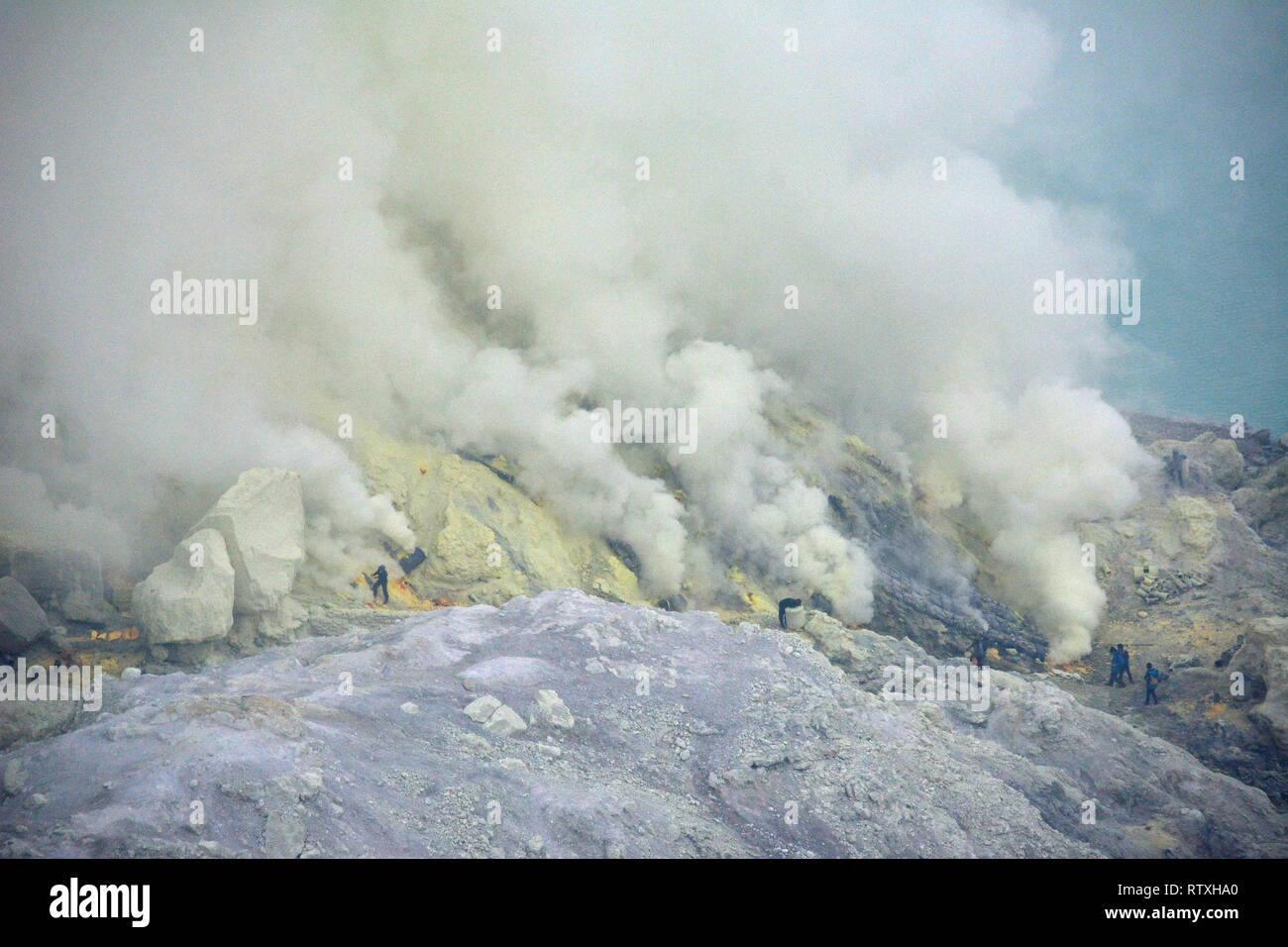 Kawah Ijen volcano and crater lake, Java, Indonesia Stock Photo - Alamy