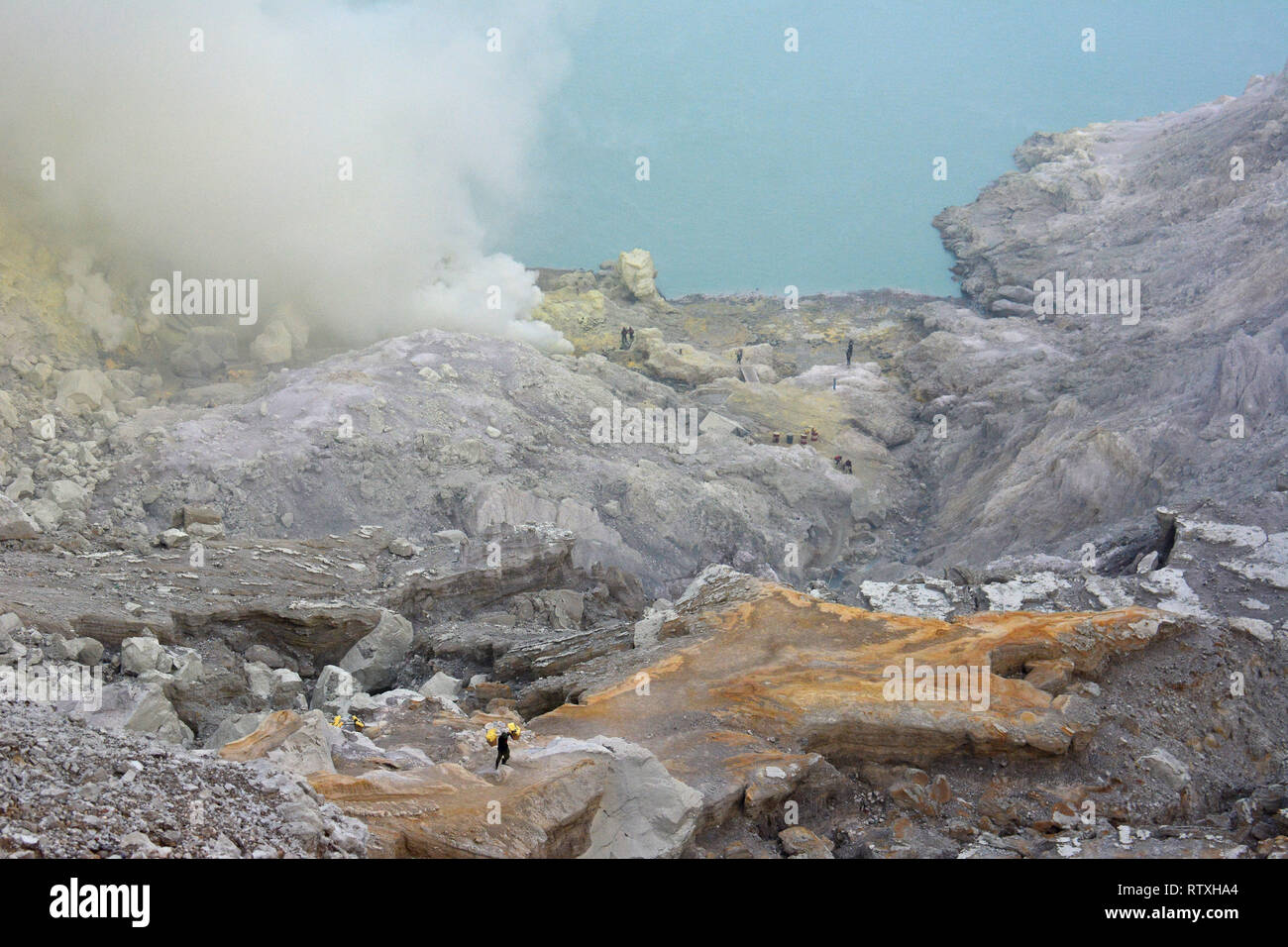 Kawah Ijen volcano and crater lake, Java, Indonesia Stock Photo - Alamy