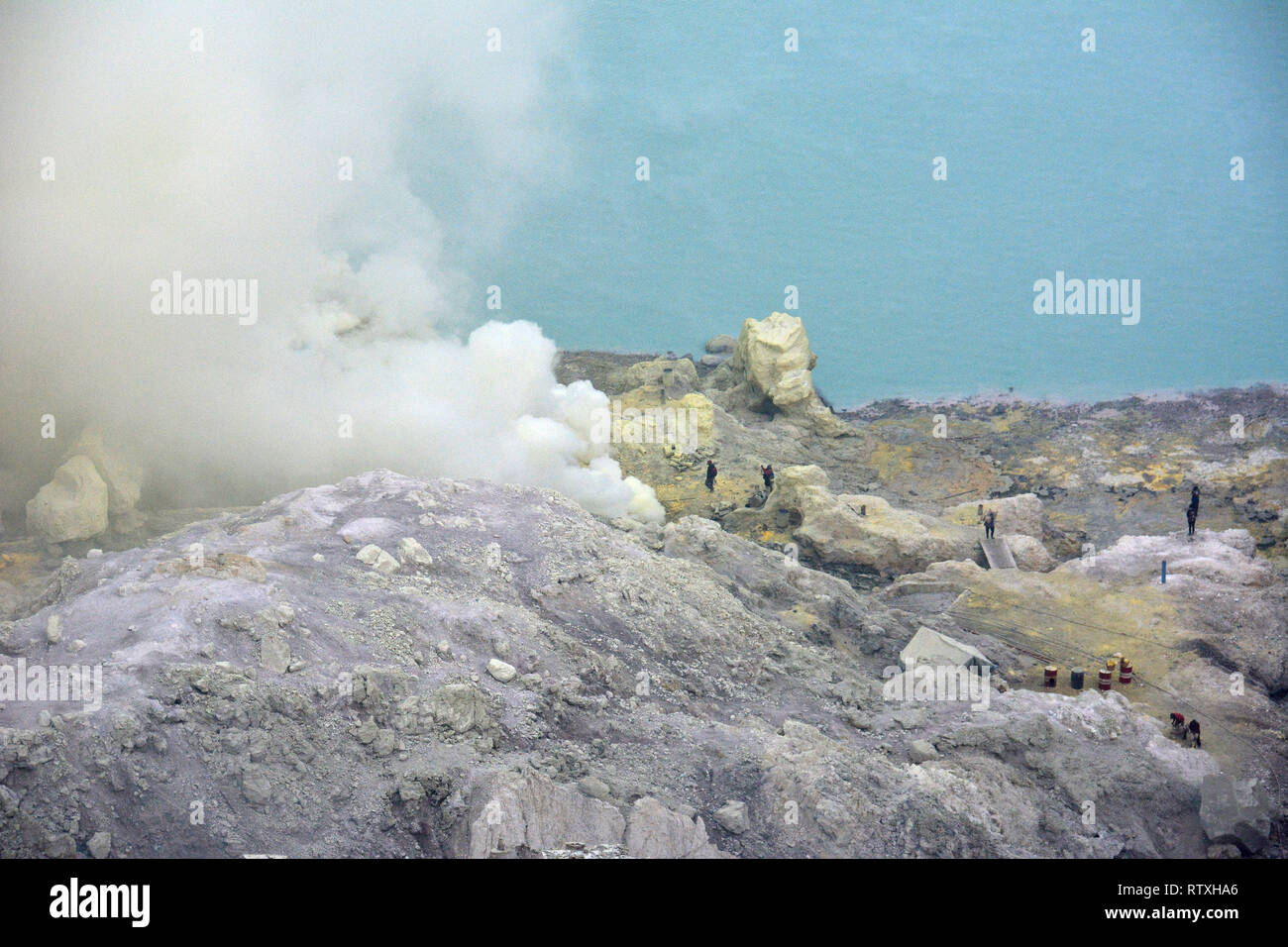 Kawah Ijen volcano and crater lake, Java, Indonesia Stock Photo - Alamy