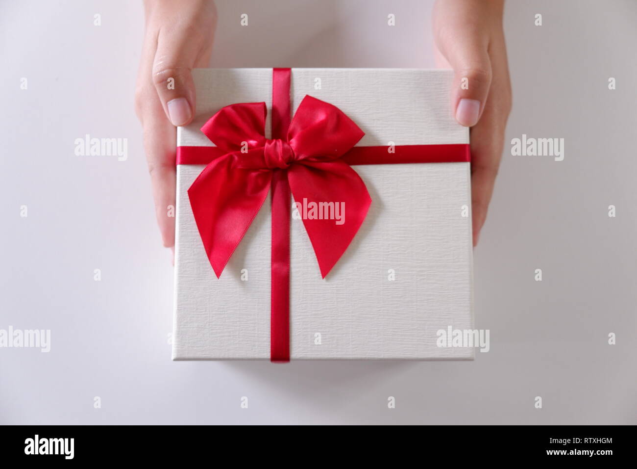 Sending gift hi-res stock photography and images - Alamy