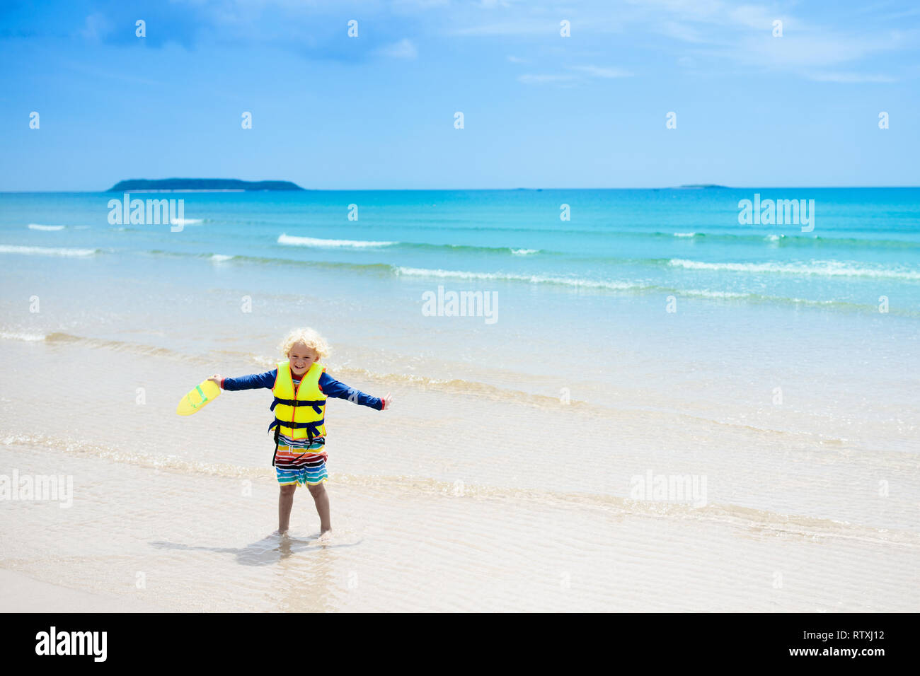 Children lifejacket jump hi-res stock photography and images - Alamy