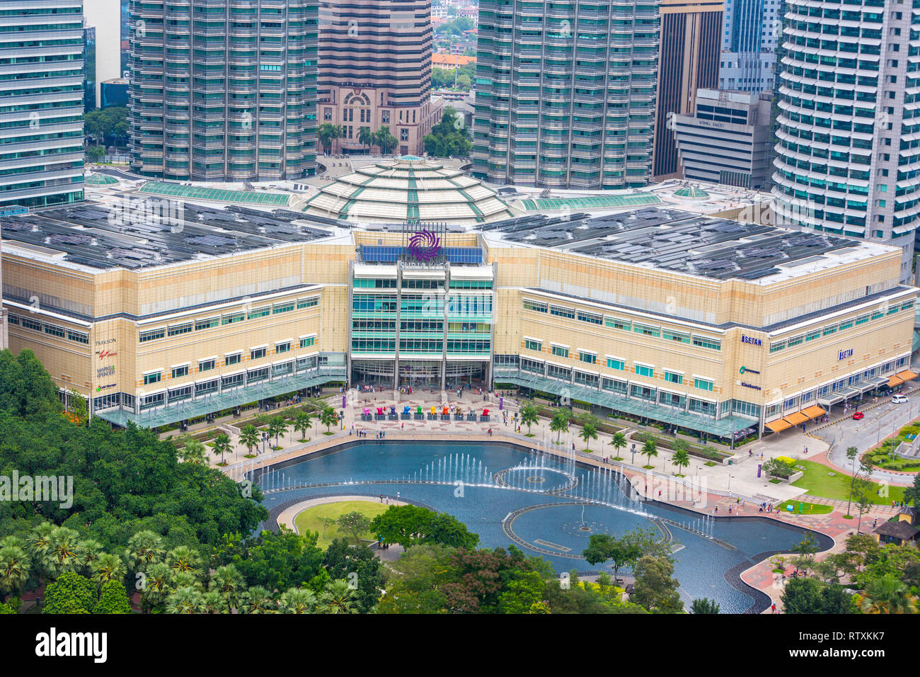 Suria KLCC, between the Petronas Towers, Kuala Lumpur, Malaysia Stock ...