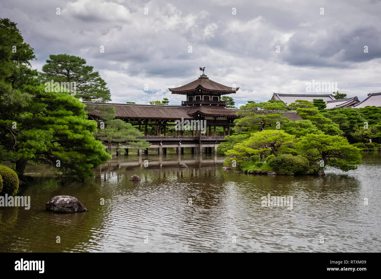 Heian Jingu, Shin-en Garden, Kyoto, Japan Stock Photo - Alamy