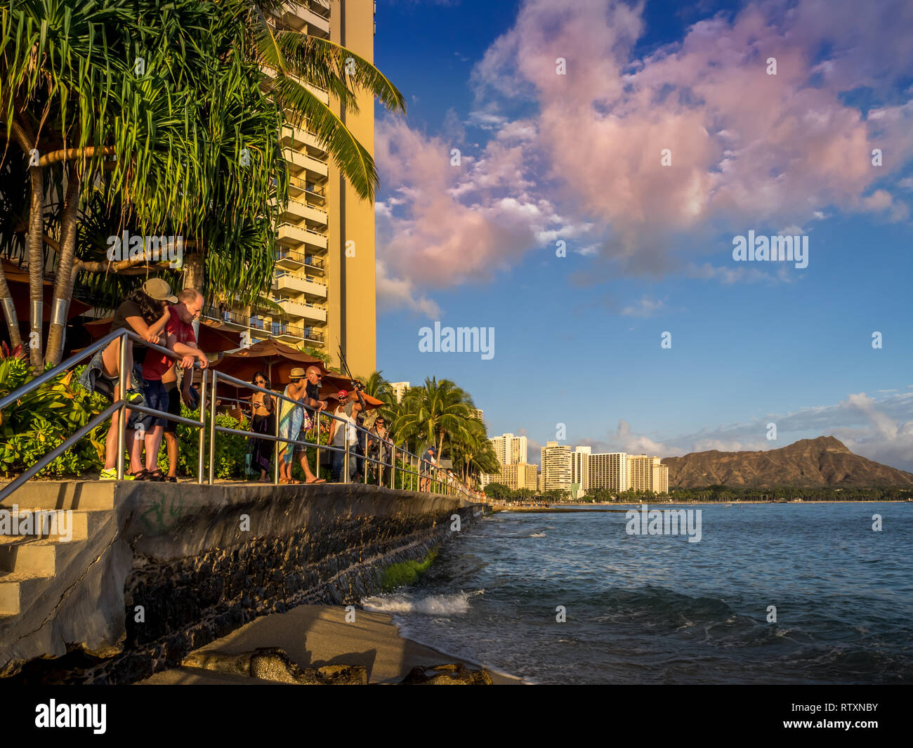 Hotel street honolulu oahu hawaii hi-res stock photography and images ...