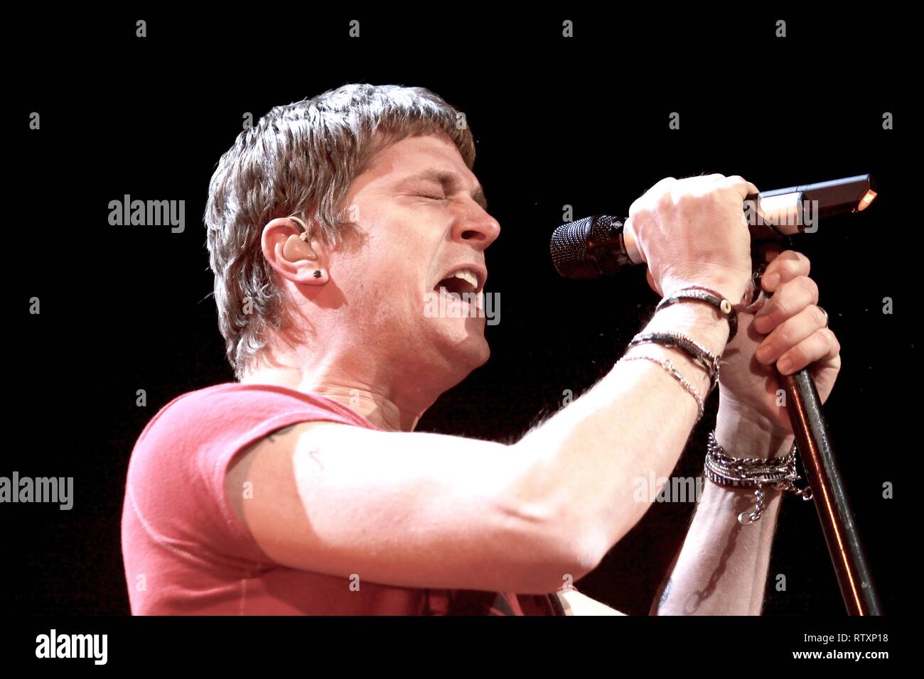Rob thomas of matchbox 20 hi-res stock photography and images - Alamy