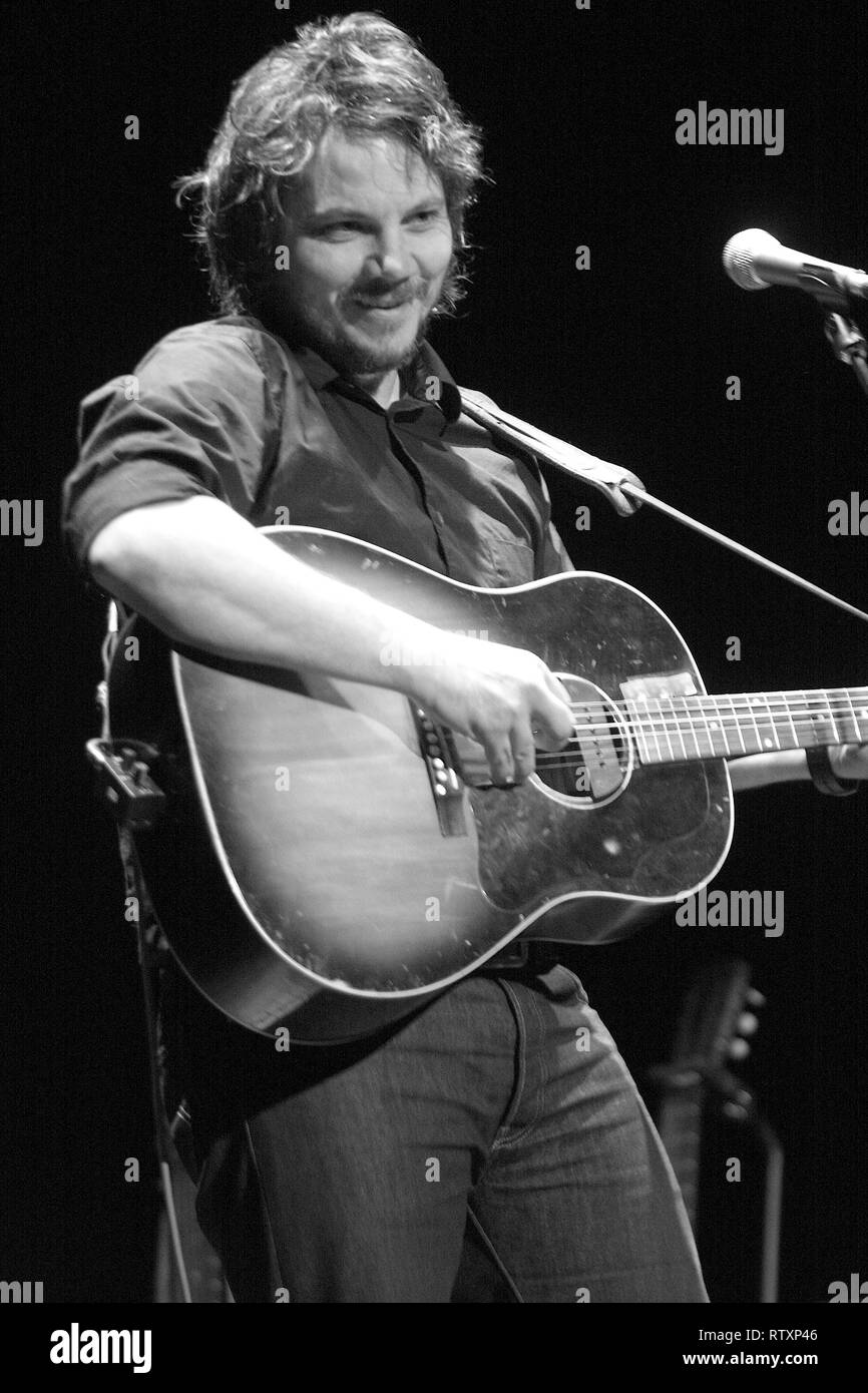 Leader solo guitarist hi-res stock photography and images - Alamy