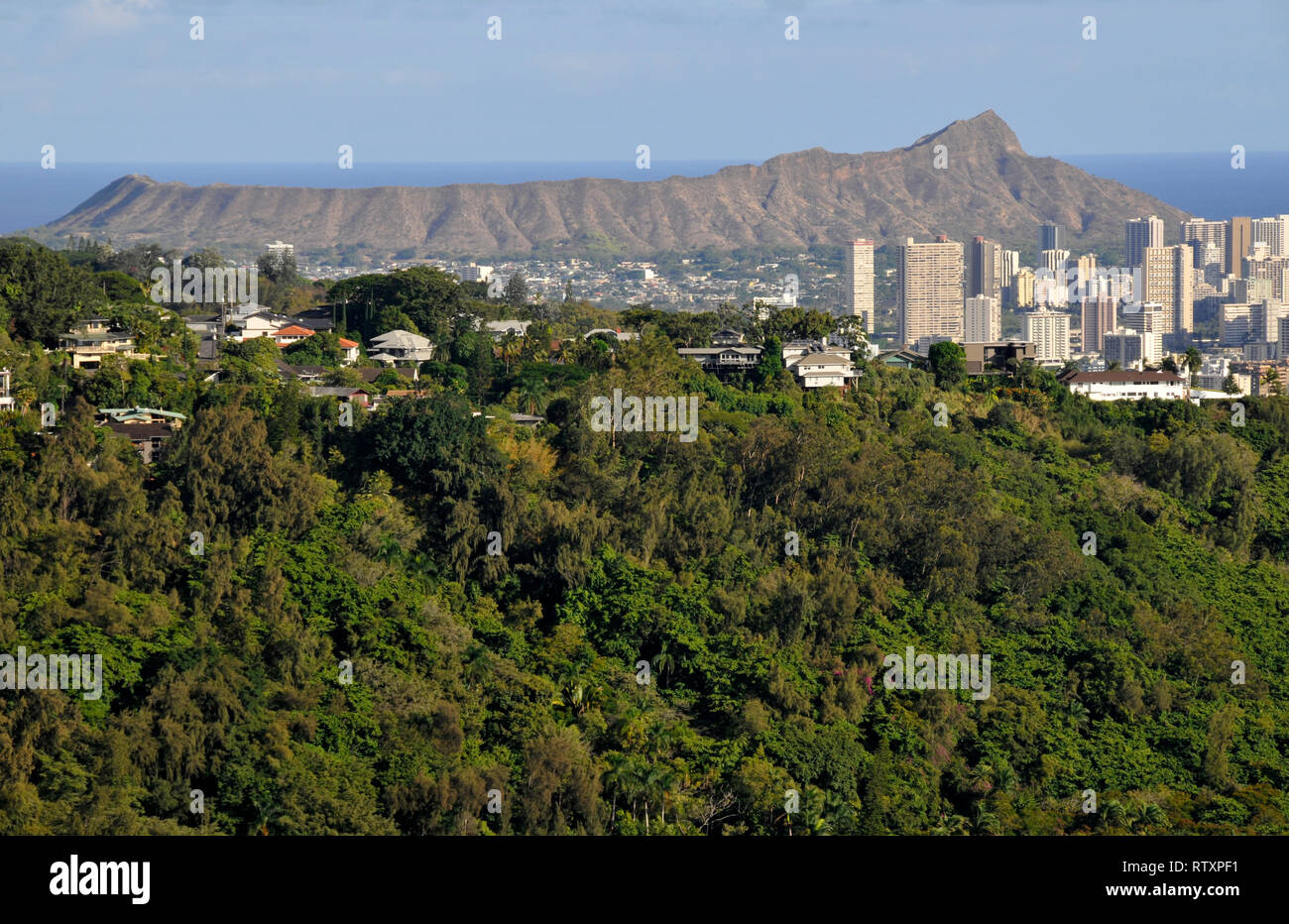 View of Diamond Head volcanic crater from Kapalama hill, Honolulu, Oahu ...