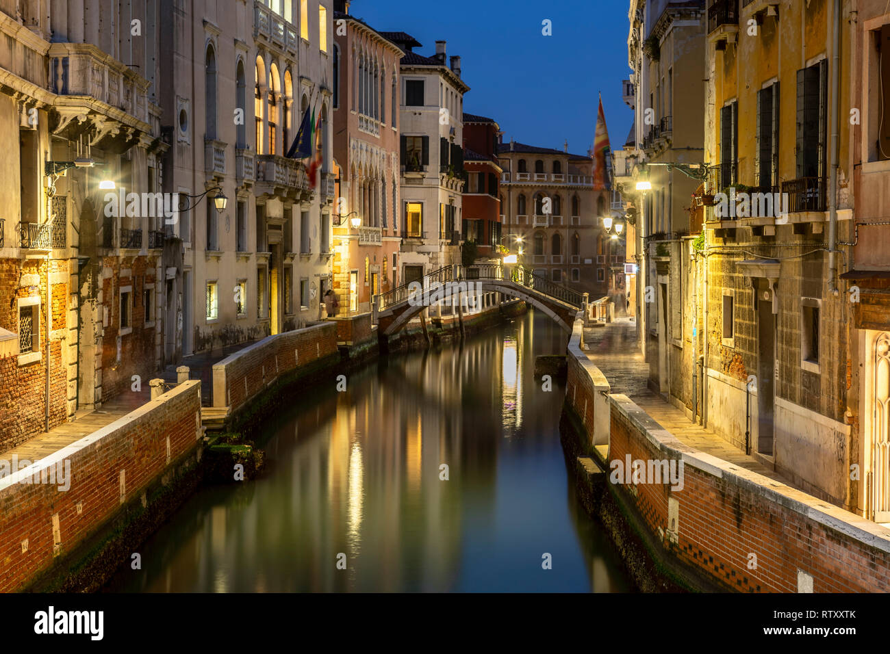 Rio de san barnaba canal hi-res stock photography and images - Alamy