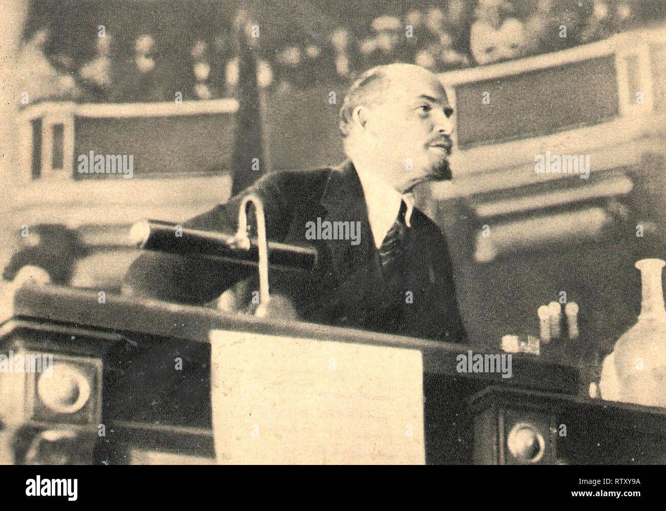 Meeting lenin hi-res stock photography and images - Alamy