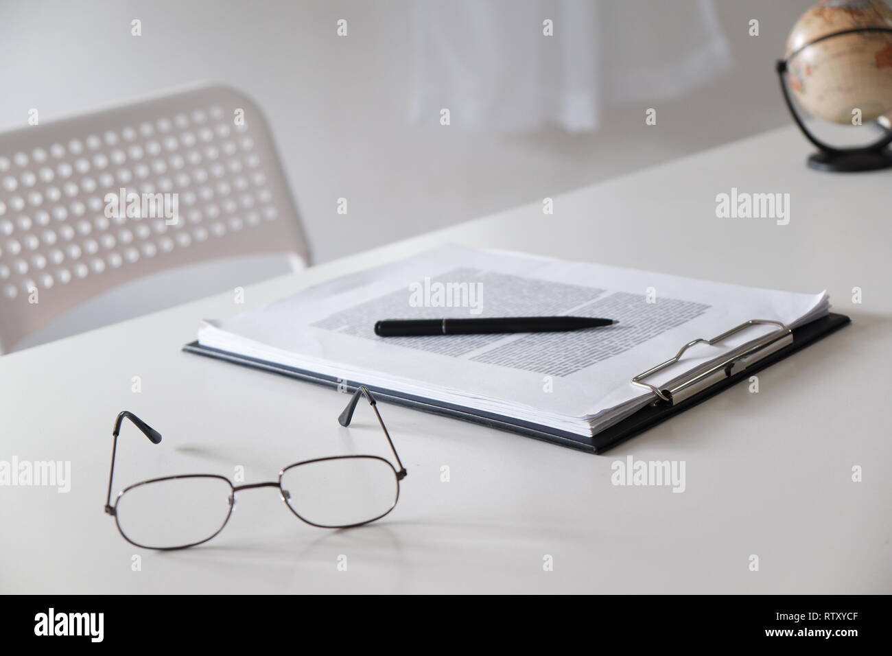 Earth space work hi-res stock photography and images - Alamy