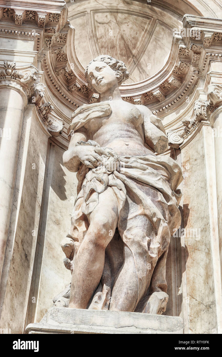 Maria statue nazareth hi-res stock photography and images - Alamy