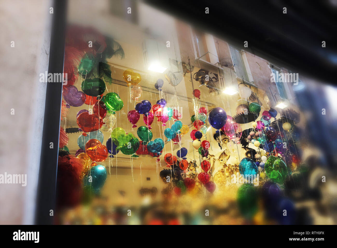 Glass balloons hi-res stock photography and images - Alamy
