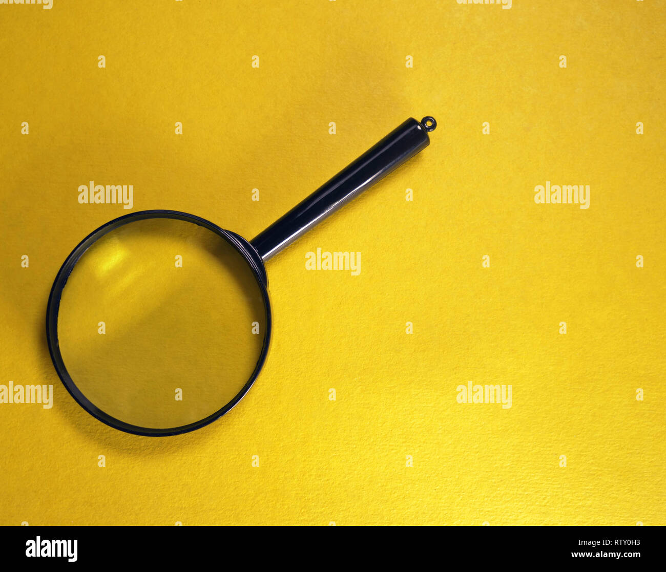 Plastic magnifying glass hi-res stock photography and images - Alamy